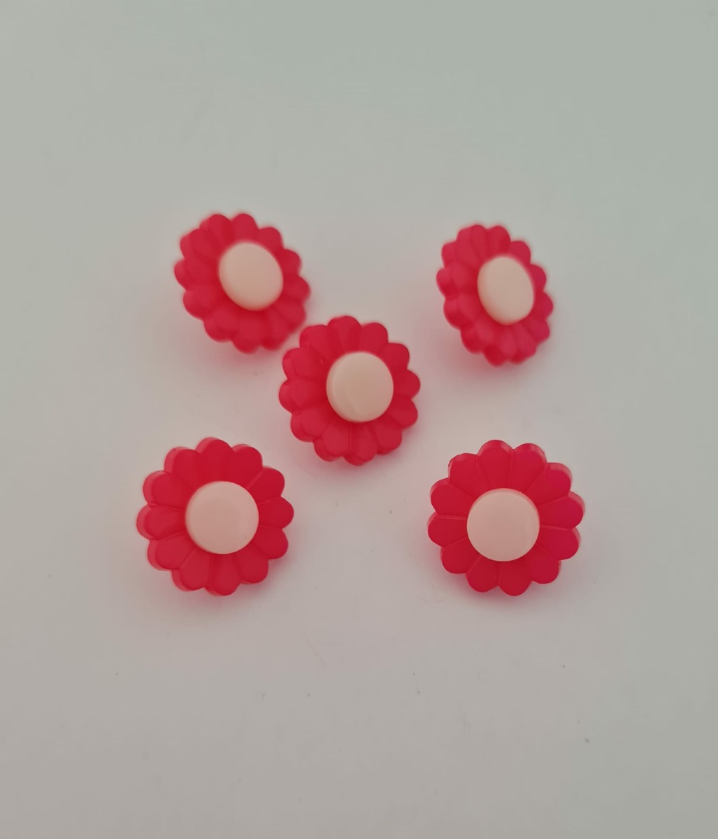 5 bright pink and white flower shaped resin shank buttons 15 mm ⋆ Spend ...
