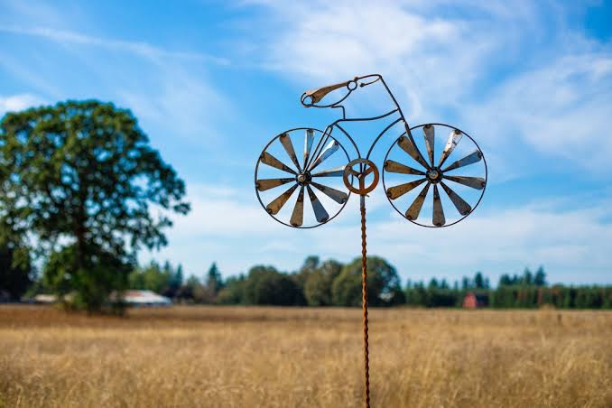 RUSTY BICYCLE WIND SPINNER ⋆ Spend With Us - Buy From a Bush Business