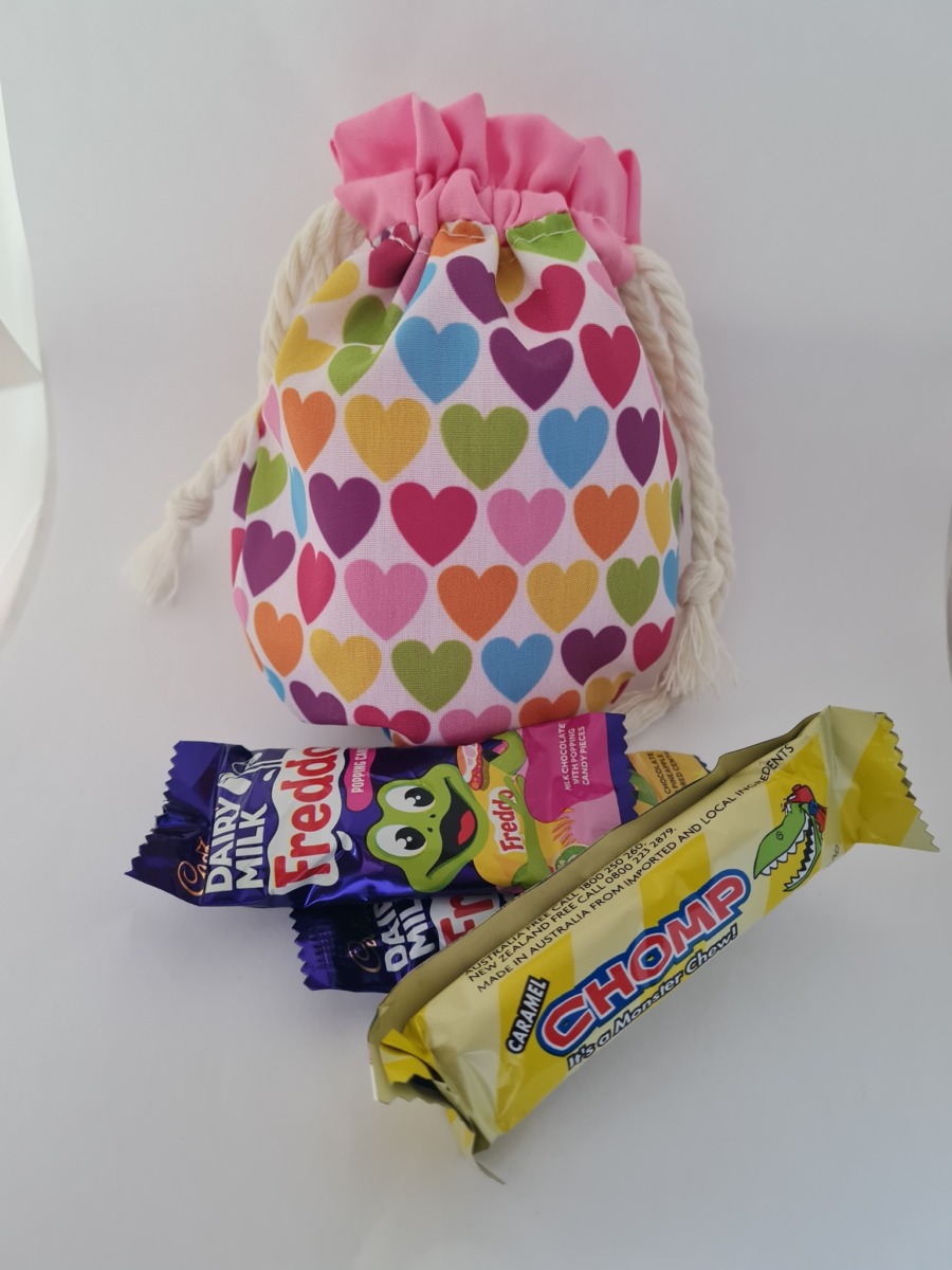 Small heart print drawstring bag / lolly bag / jewelry pouch ⋆ Spend ...
