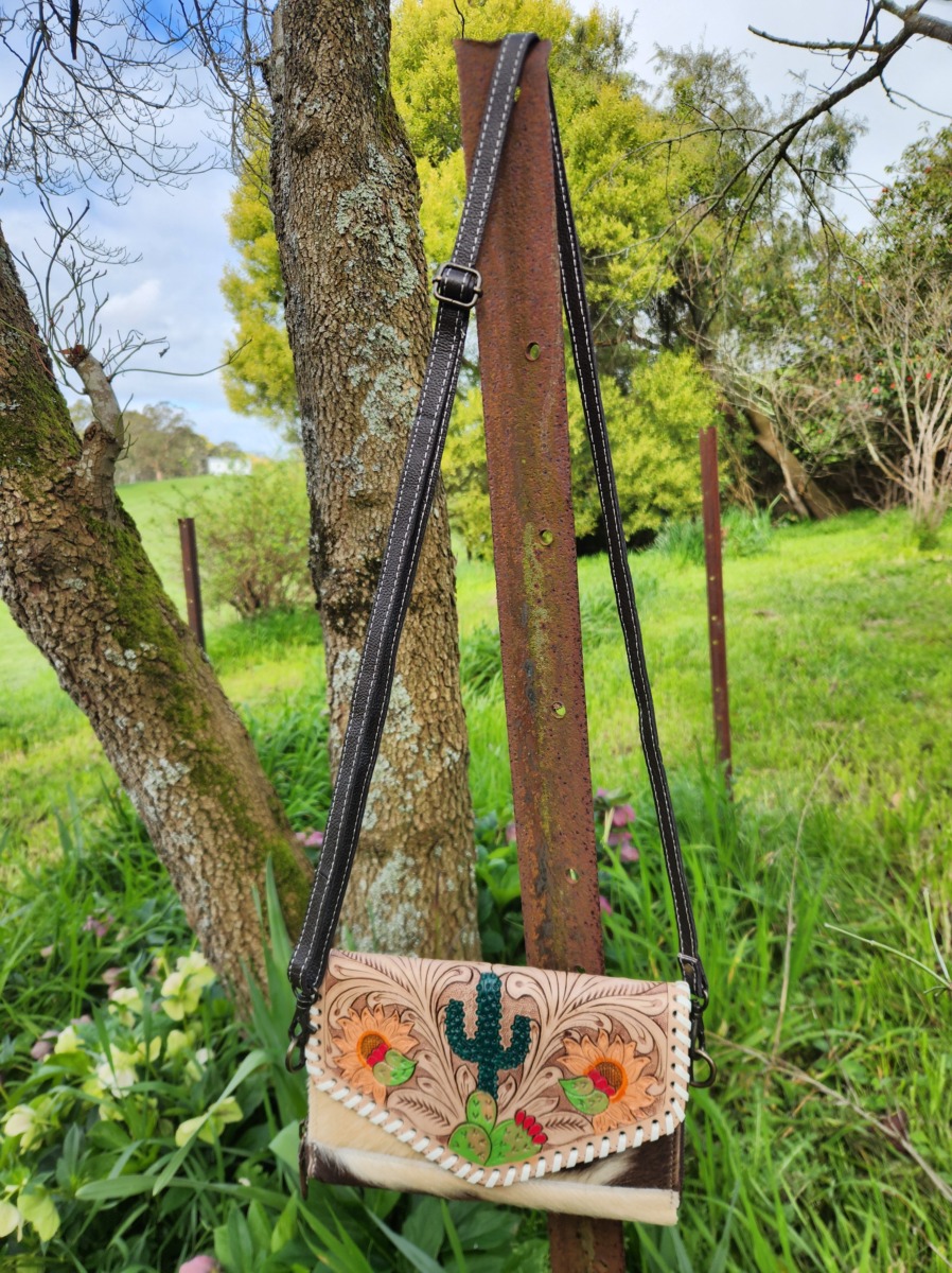 Cactus crossbody bag ⋆ Spend With Us - Buy From a Bush Business
